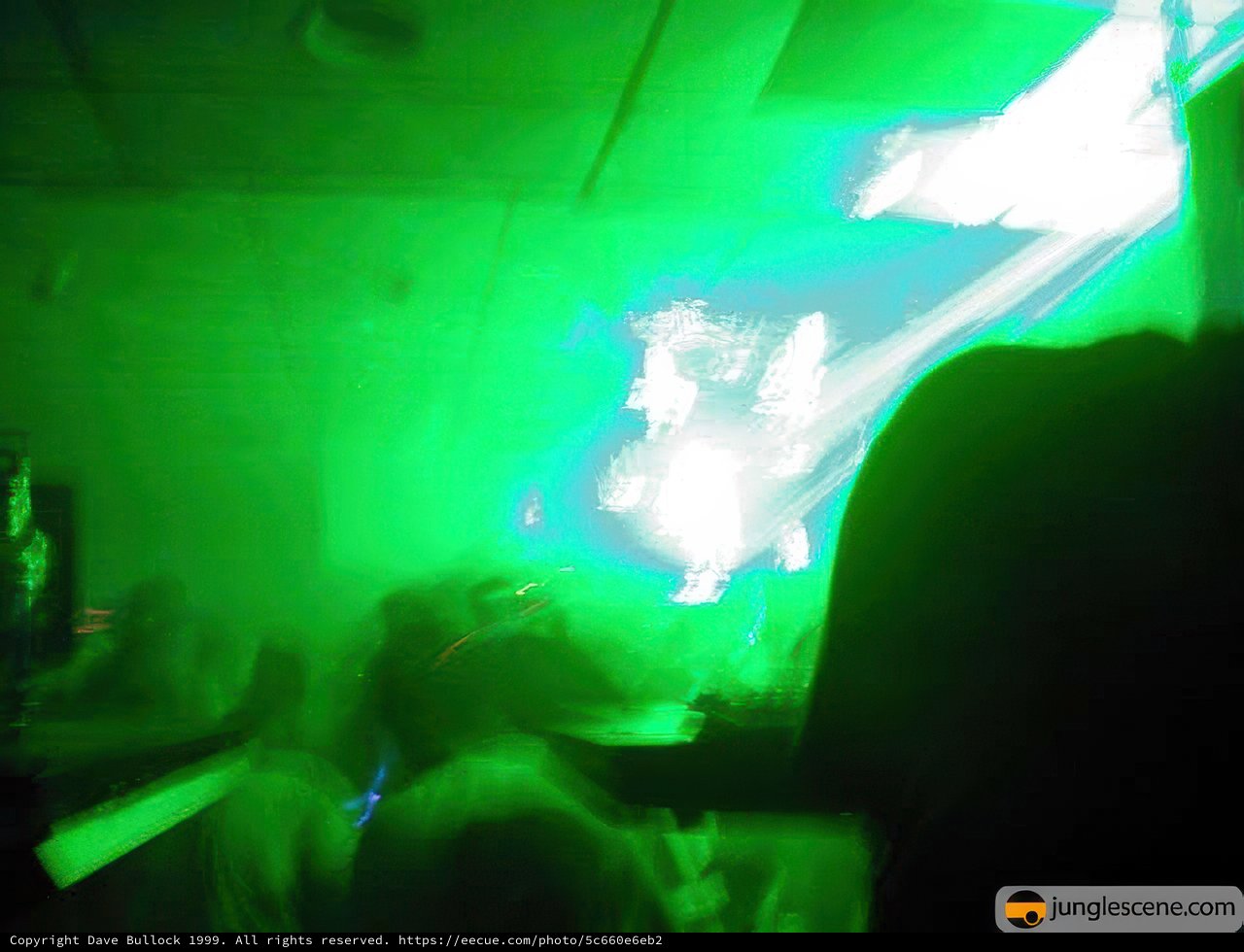 Green Nightclub Lighting - Dave Bullock / eecue on eecue.com