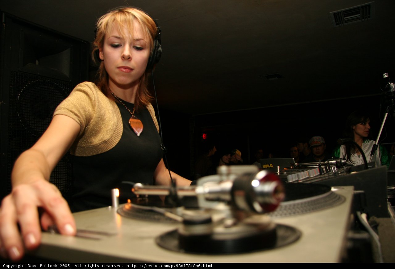 DJ Reid Speed Spins the Night Away - Dave Bullock / eecue on eecue.com